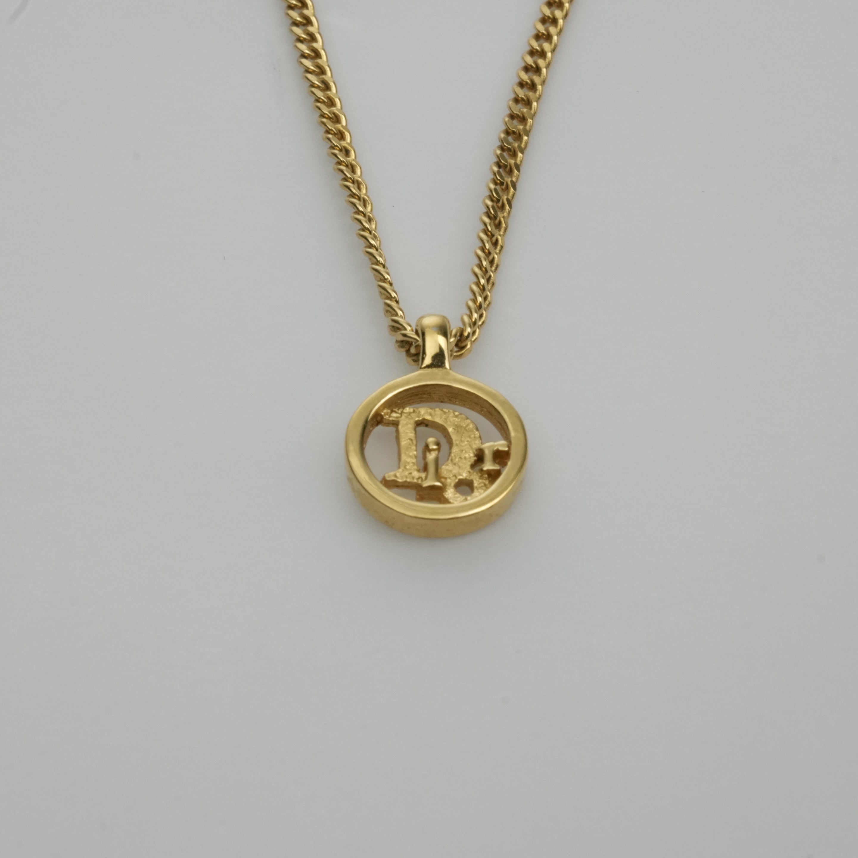 CHRISTIAN DIOR Logo Necklace Round Circle Pendant – Aime Vintage